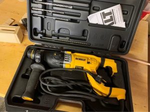 Dewalt D25262K vs D25263K vs Bosch RH228VC - The Best Home Tools